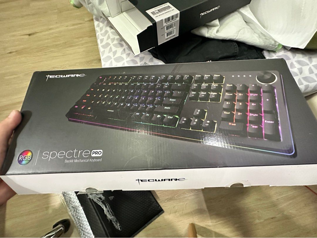 Tecware Phantom Pro mechanical keyboard (Brown switches) bundle ...