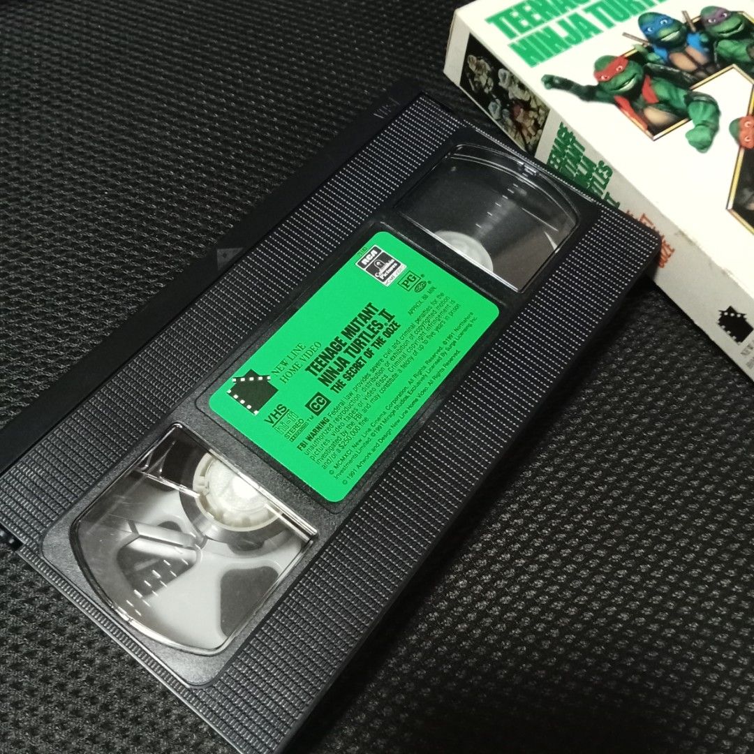TEENAGE MUTANT NINJA TURTLES II THE SECRET OF THE OOZE VHS, Hobbies ...