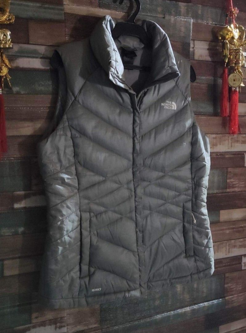The North Face Puffer Vest 550 Series, Women's Fashion, Activewear on ...