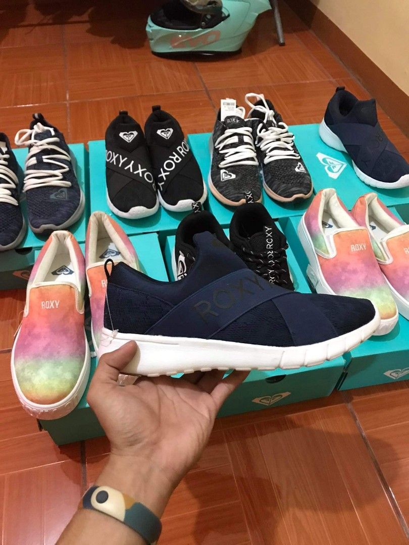 WOMENS ORIGINAL SHOES, Women's Fashion, Footwear, Sneakers on Carousell