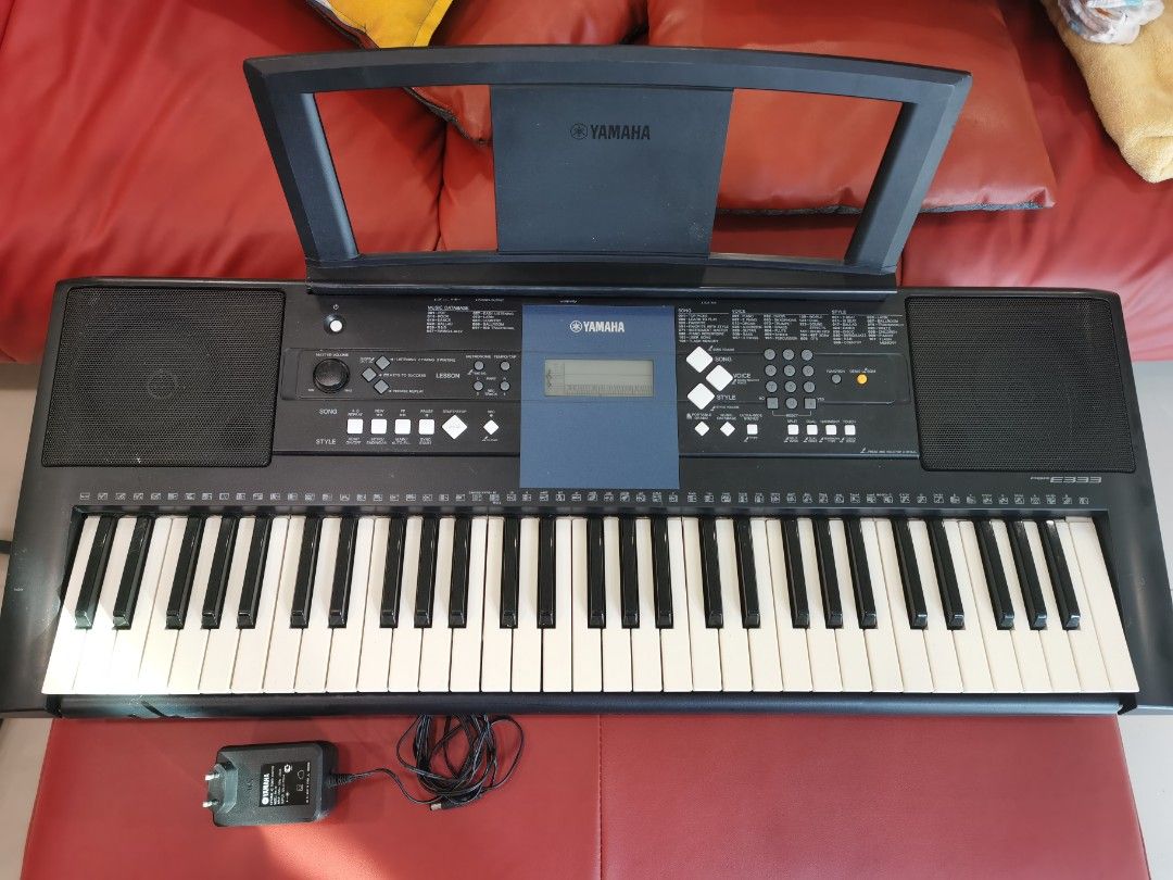 Yamaha PSR E333 keyboard, Hobbies & Toys, Music & Media, Musical ...