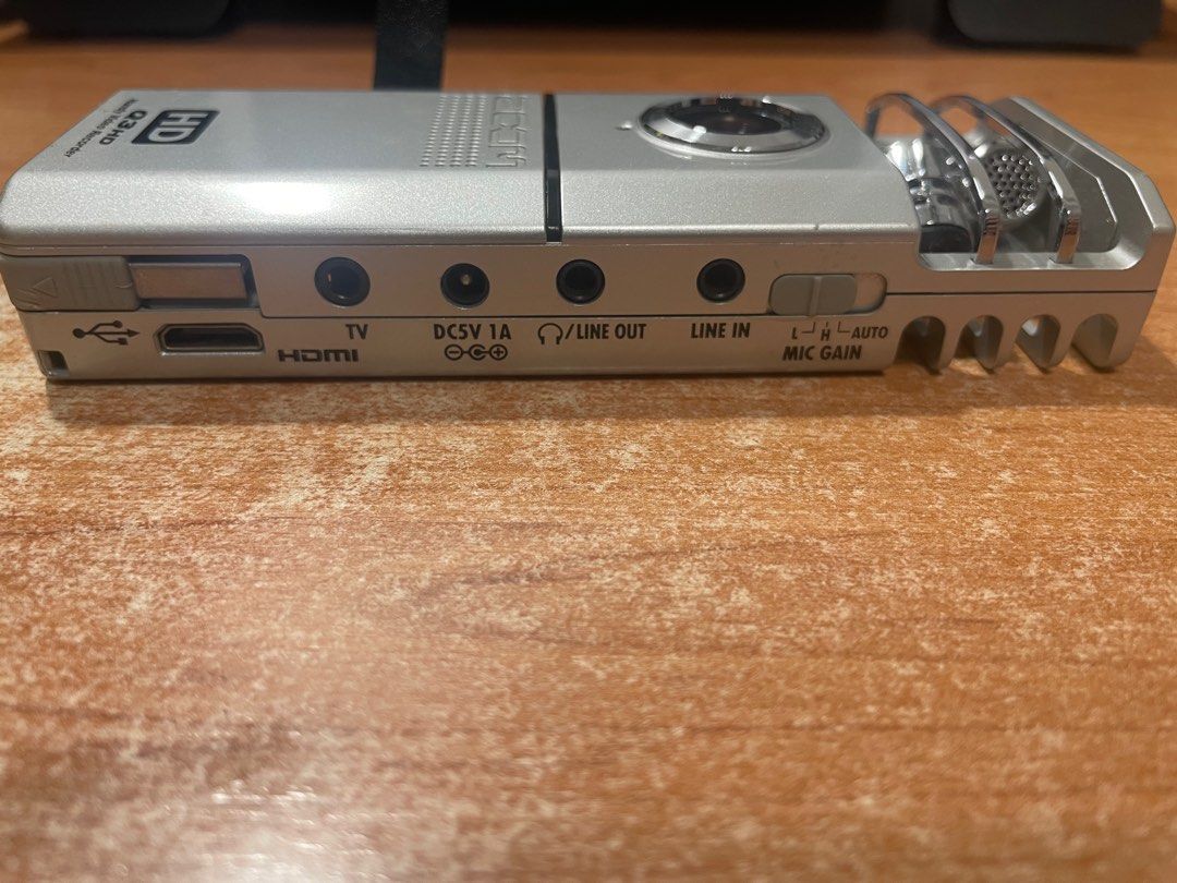 Zoom Q3HD Video Recorder, Photography, Video Cameras on Carousell