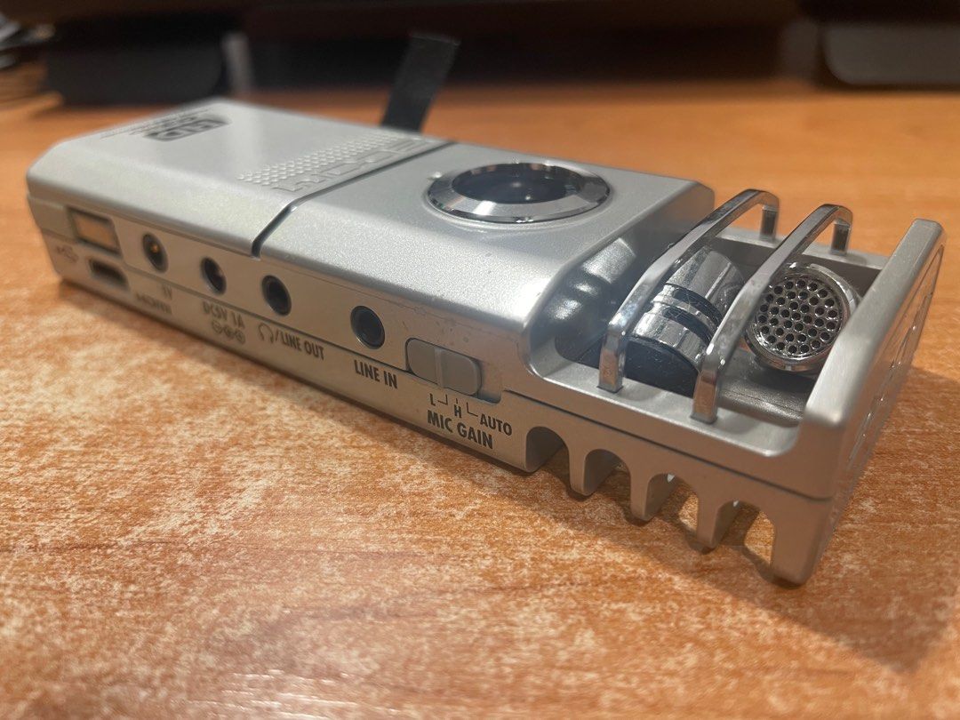 Zoom Q3HD Video Recorder, Photography, Video Cameras on Carousell