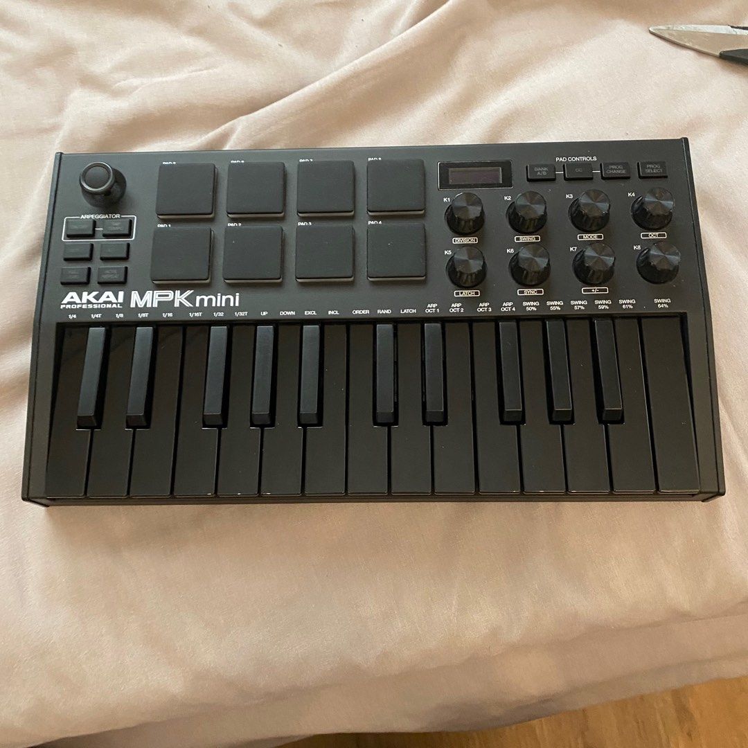 Akai Mpk Mini Mk3 Compact Keyboard Controller Limited Edition Black
