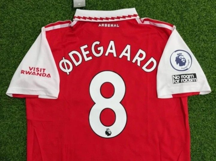 Arsenal home fans version 22/23 +2 EPL Patch and name set, Men's ...