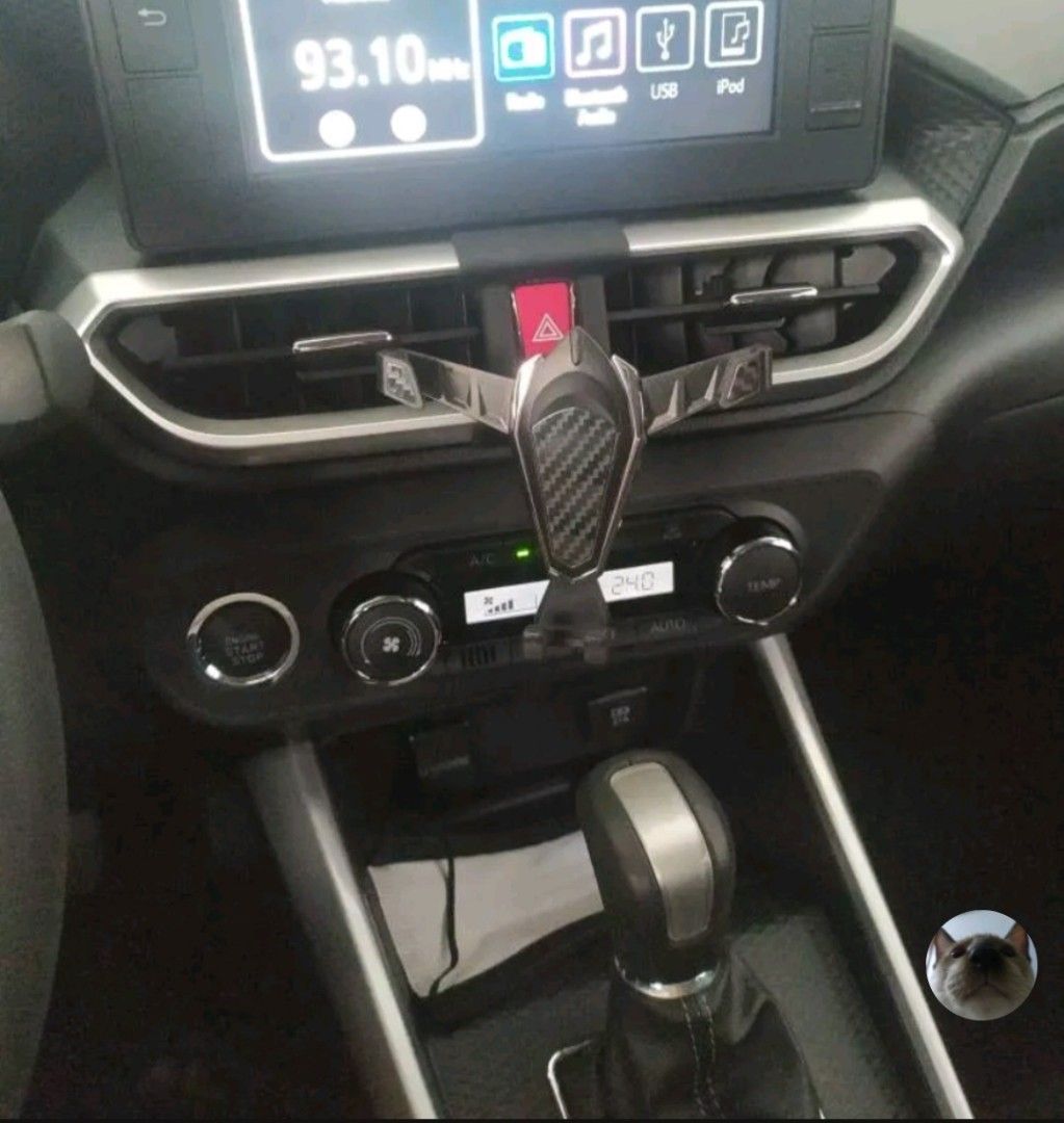car phone holder toyota raize, Car Parts & Accessories, Audio, Video ...