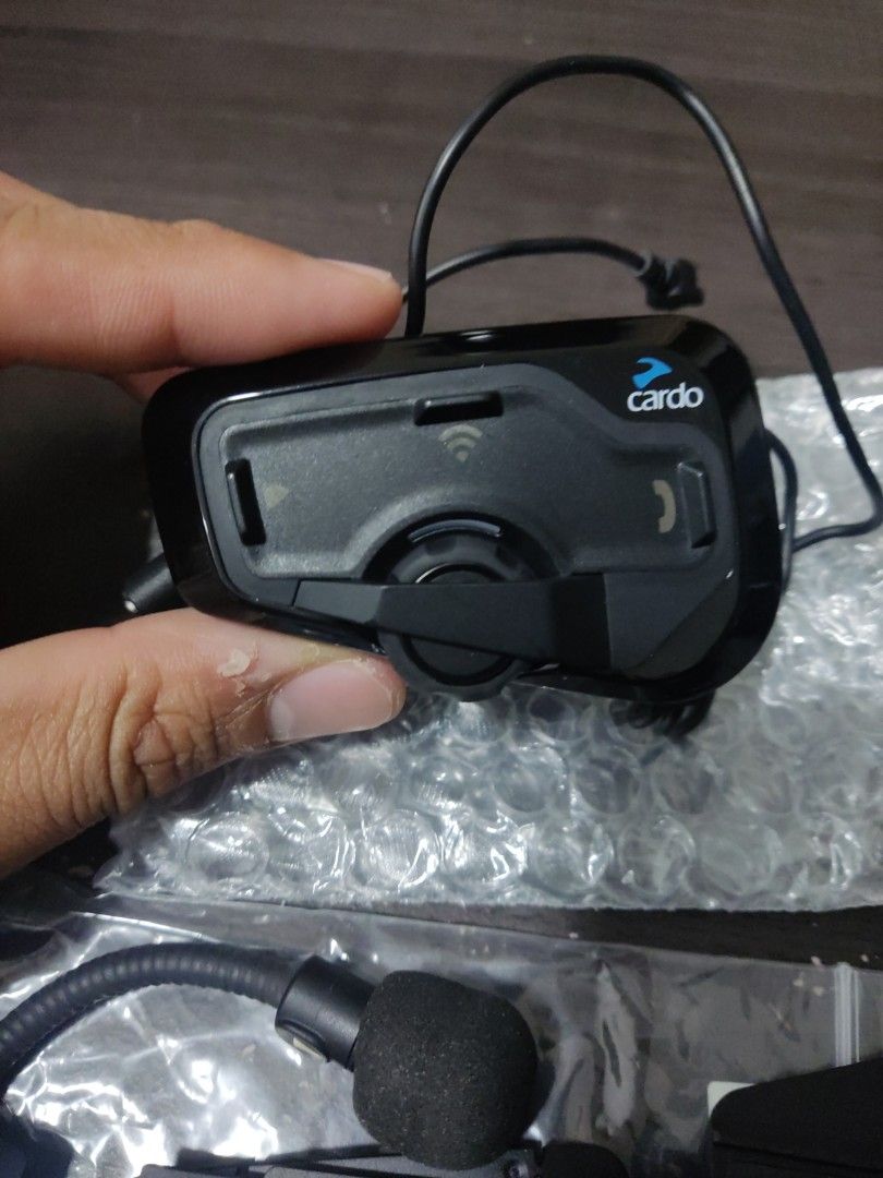 Cardo Freecom 4+, Motorcycles, Motorcycle Accessories on Carousell