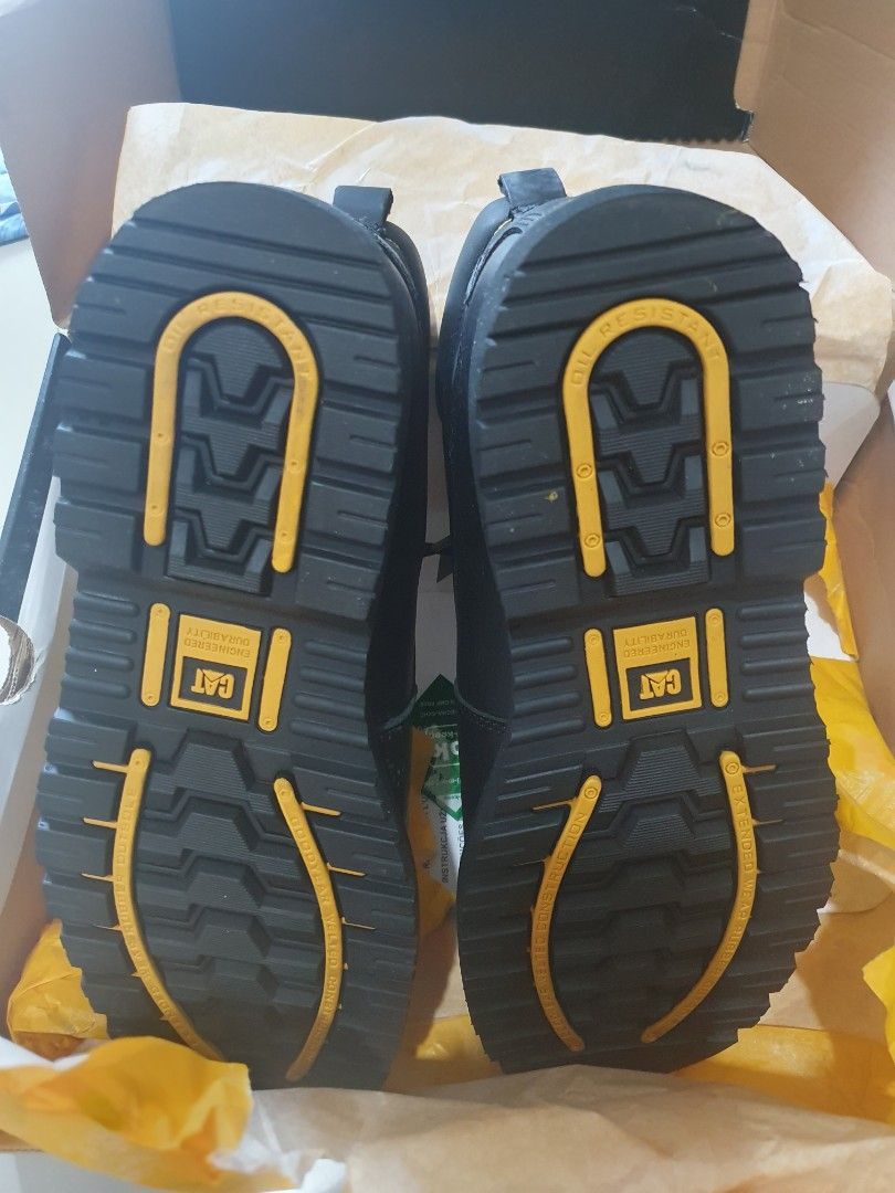 CATERPILLAR BOOT WORK, Men's Fashion, Footwear, Boots on Carousell