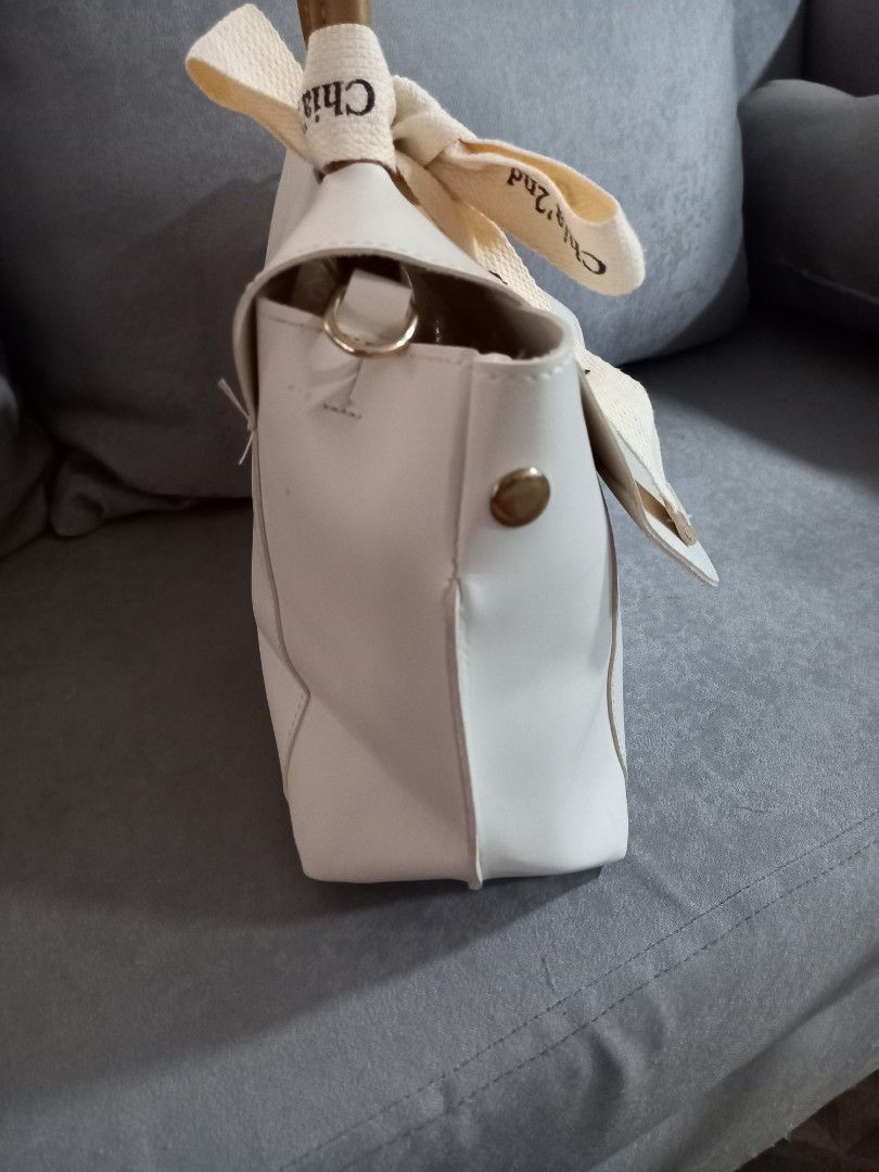 CHIA'2ND TOTE BAG, Women's Fashion, Bags & Wallets, Tote Bags on Carousell