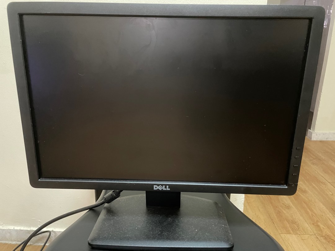 Dell Monitor (move out sale), Computers & Tech, Desktops on Carousell