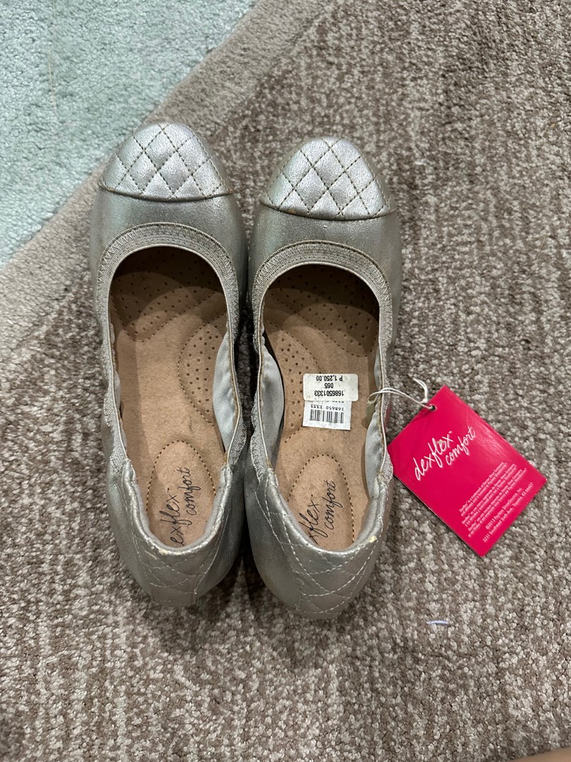 Dexflex comfort, Women's Fashion, Footwear, Flats & Sandals on Carousell