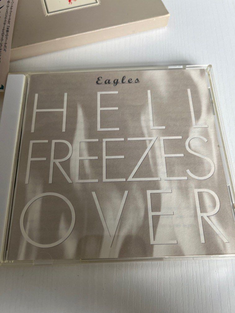 Eagles CD Hell Freezes Over 日版 長城碼 超靚聲, 興趣及遊戲, 音樂樂器 & 配件, 音樂與媒體 - CD 及 ...