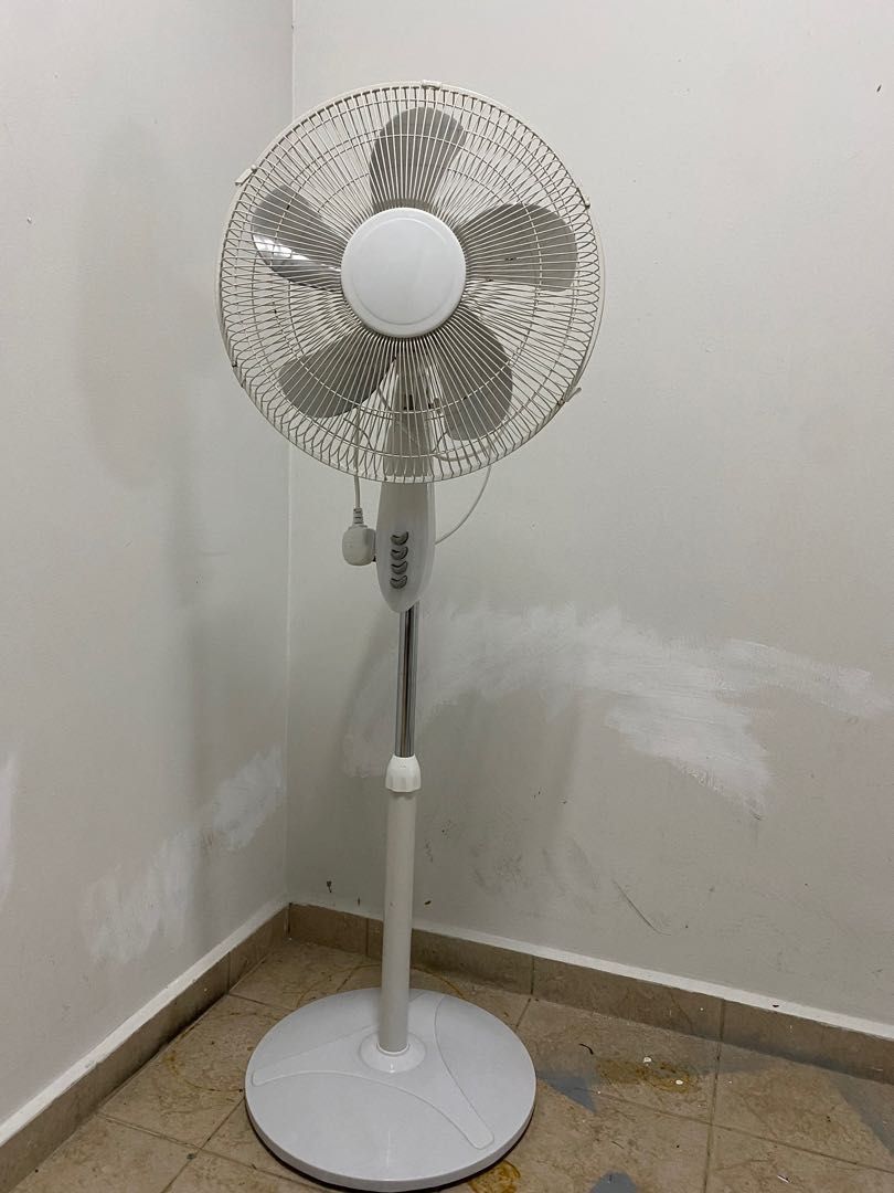Giant Standing Fan, Furniture & Home Living, Lighting & Fans, Fans on ...