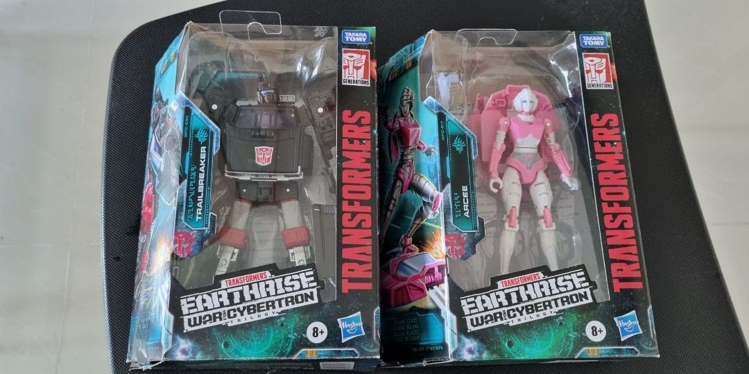 Hasbro Transformer Earthrise Trailbreaker and Arcee, Hobbies & Toys ...