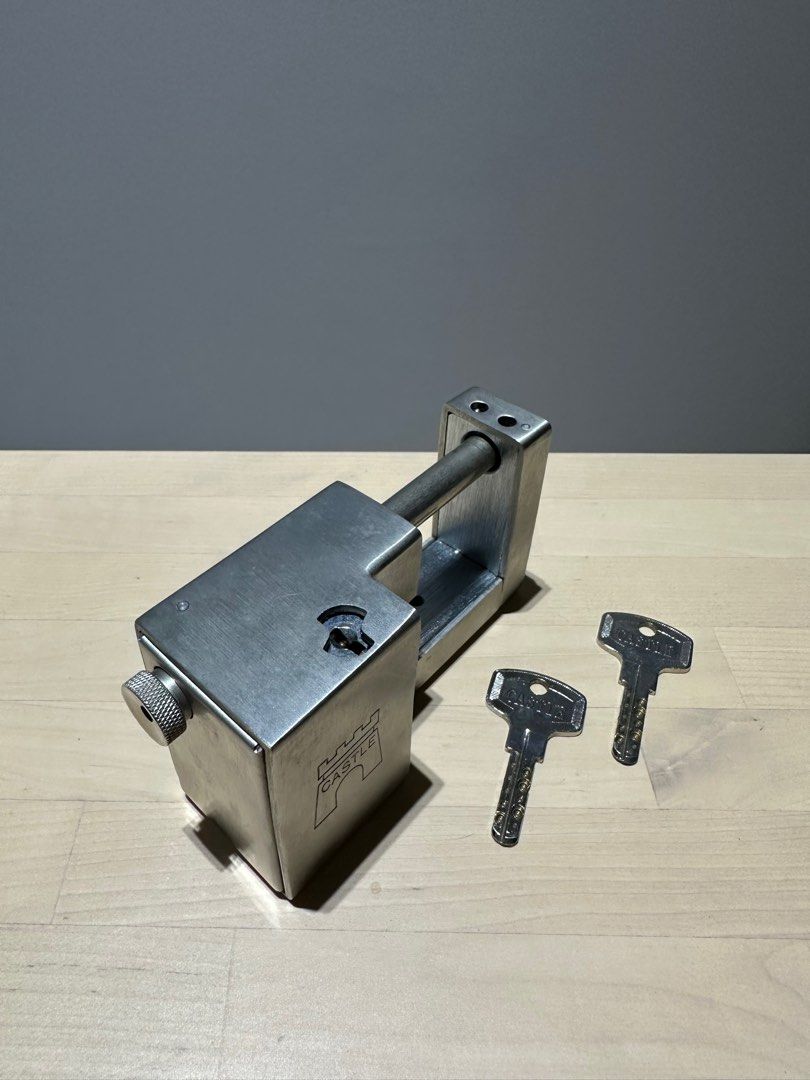Hdb metal gate padlock Castle, Furniture & Home Living, Security ...