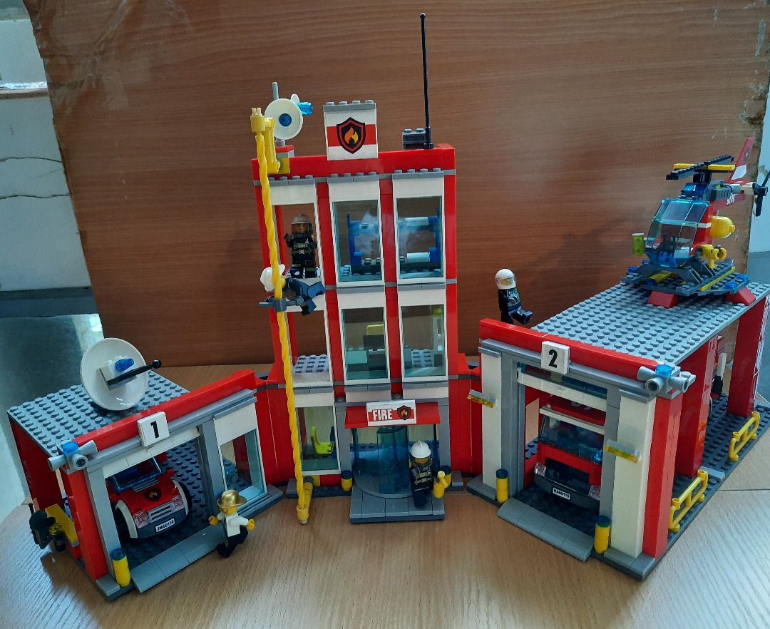 LEGO 60110 Fire Station, 興趣及遊戲, 玩具 & 遊戲類 - Carousell