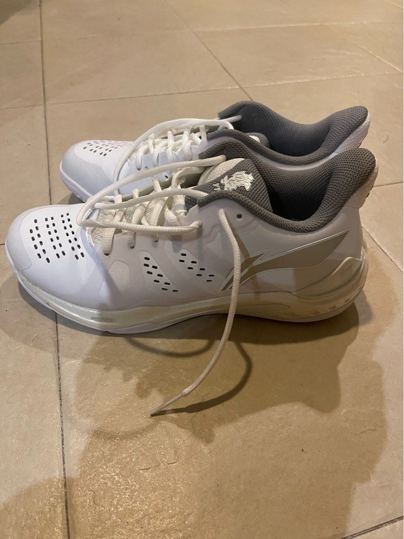 Lining Yun Ting Badminton Shoe, Men's Fashion, Footwear, Sneakers on ...