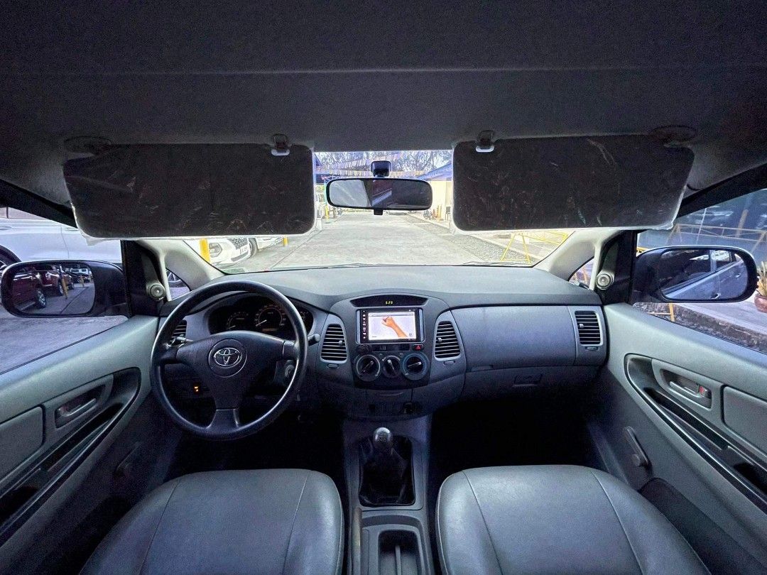 SuperLoaded Toyota Innova MT VVTi 3TV Bluetooth Very Fresh 18" Chrome ...