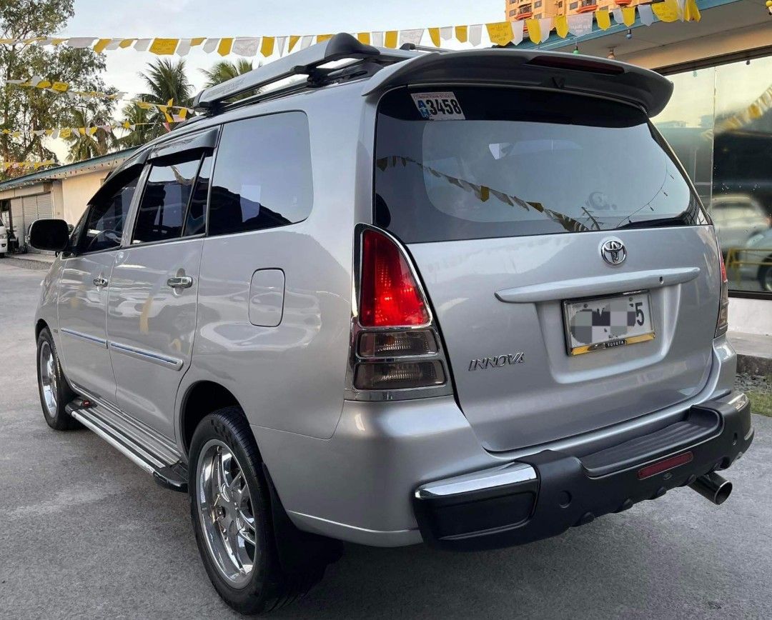 SuperLoaded Toyota Innova MT VVTi 3TV Bluetooth Very Fresh 18" Chrome ...