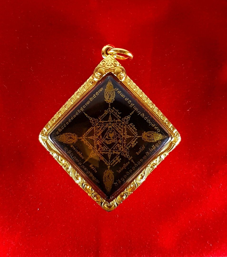 Locket Ajarn Fon Phra Phom See Na , Ac Fon Deesawan, Hobbies & Toys ...