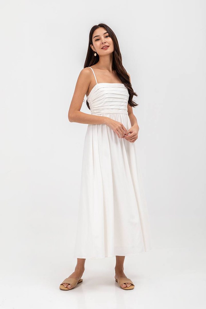 Love and Bravery Kieva Maxi in White, Women's Fashion, Dresses & Sets ...