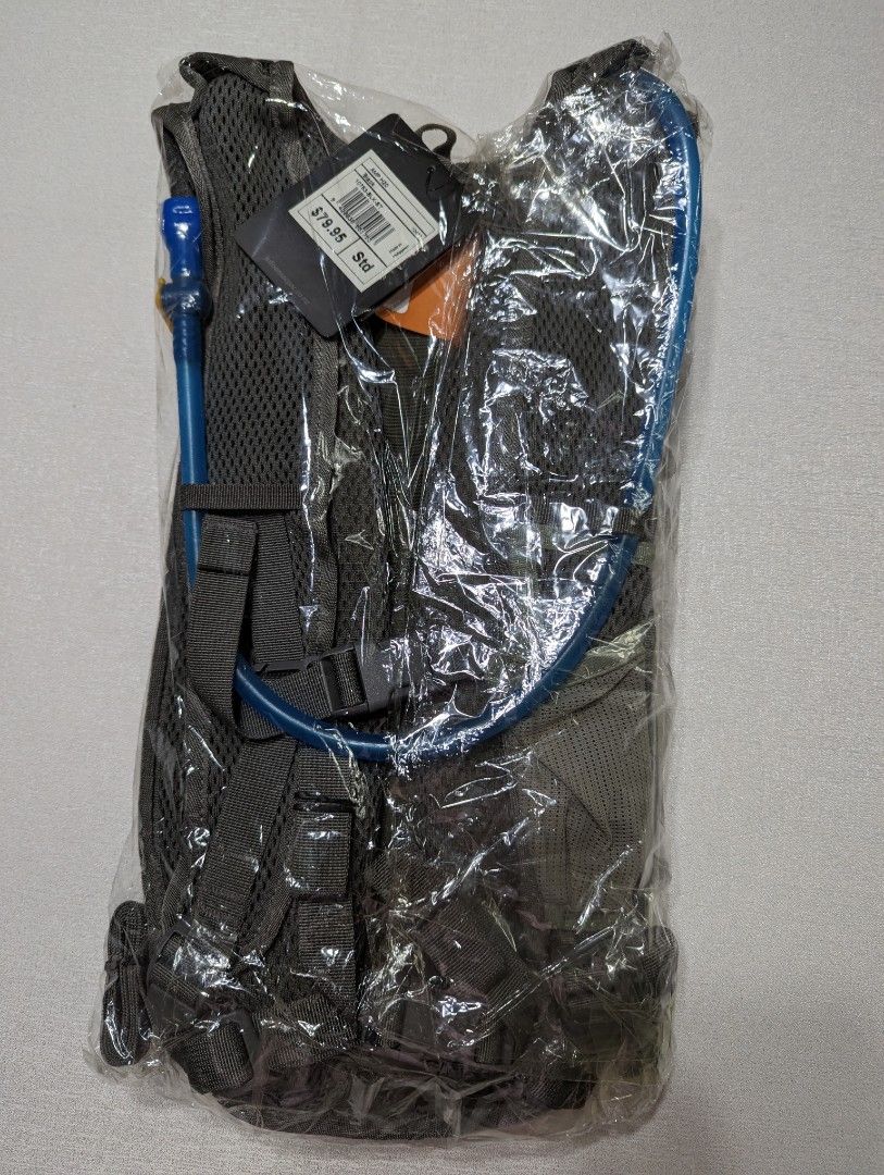 Macpac Amp H2O 2L Hydration Backpack, Sports Equipment, Other Sports ...