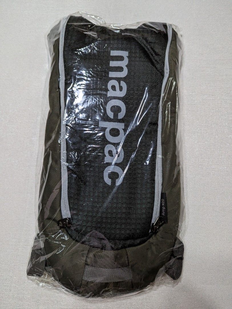 Macpac Amp H2O 2L Hydration Backpack, Sports Equipment, Other Sports Equipment and Supplies on ...