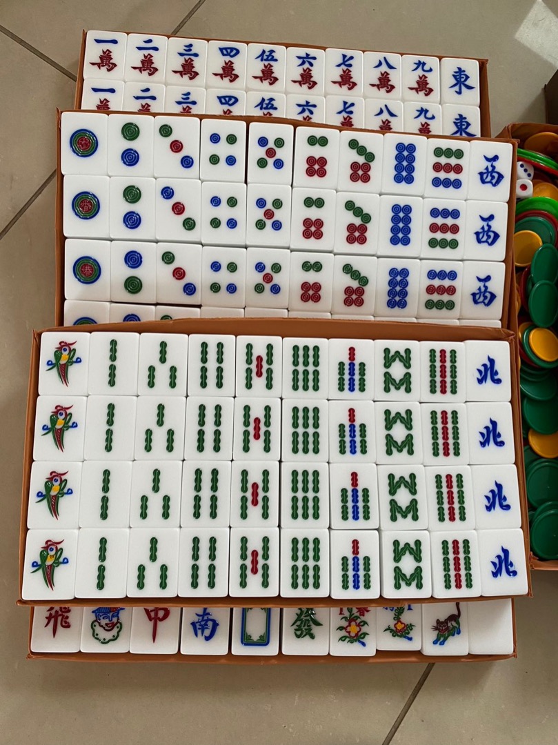 Mahjong set / Majiang, Hobbies & Toys, Toys & Games on Carousell