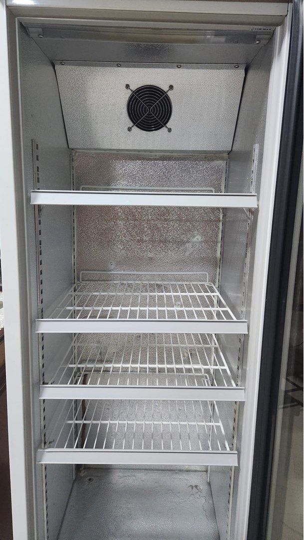 Markes of Canada Chiller/ Beverage cooler, TV & Home Appliances ...
