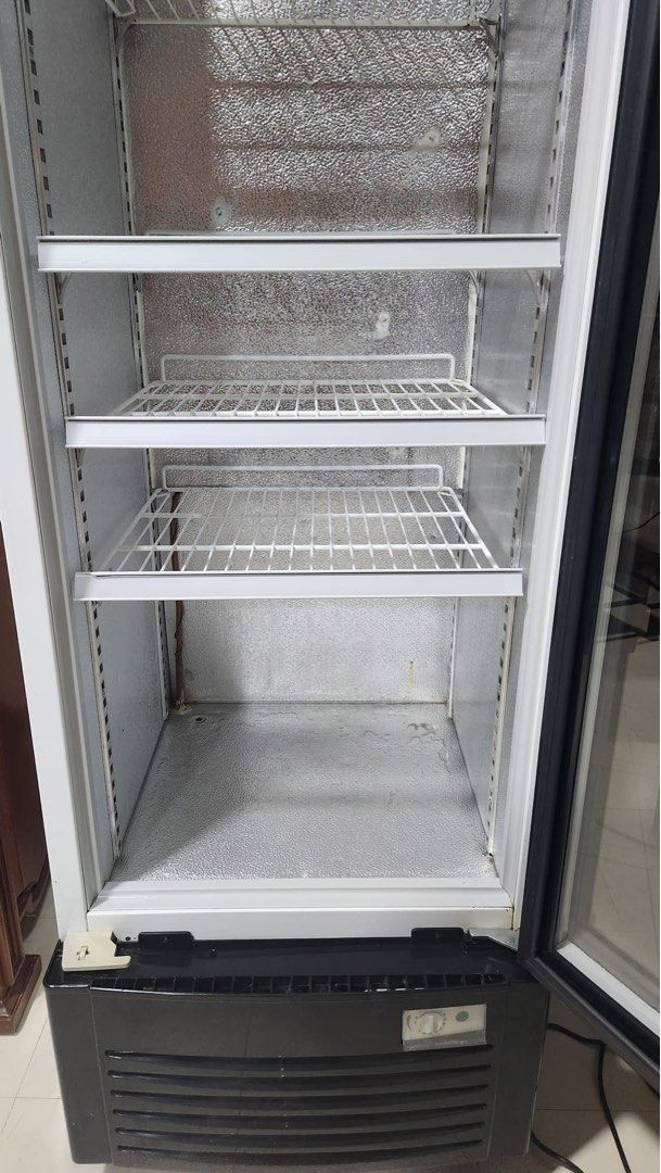 Markes of Canada Chiller/ Beverage cooler, TV & Home Appliances ...