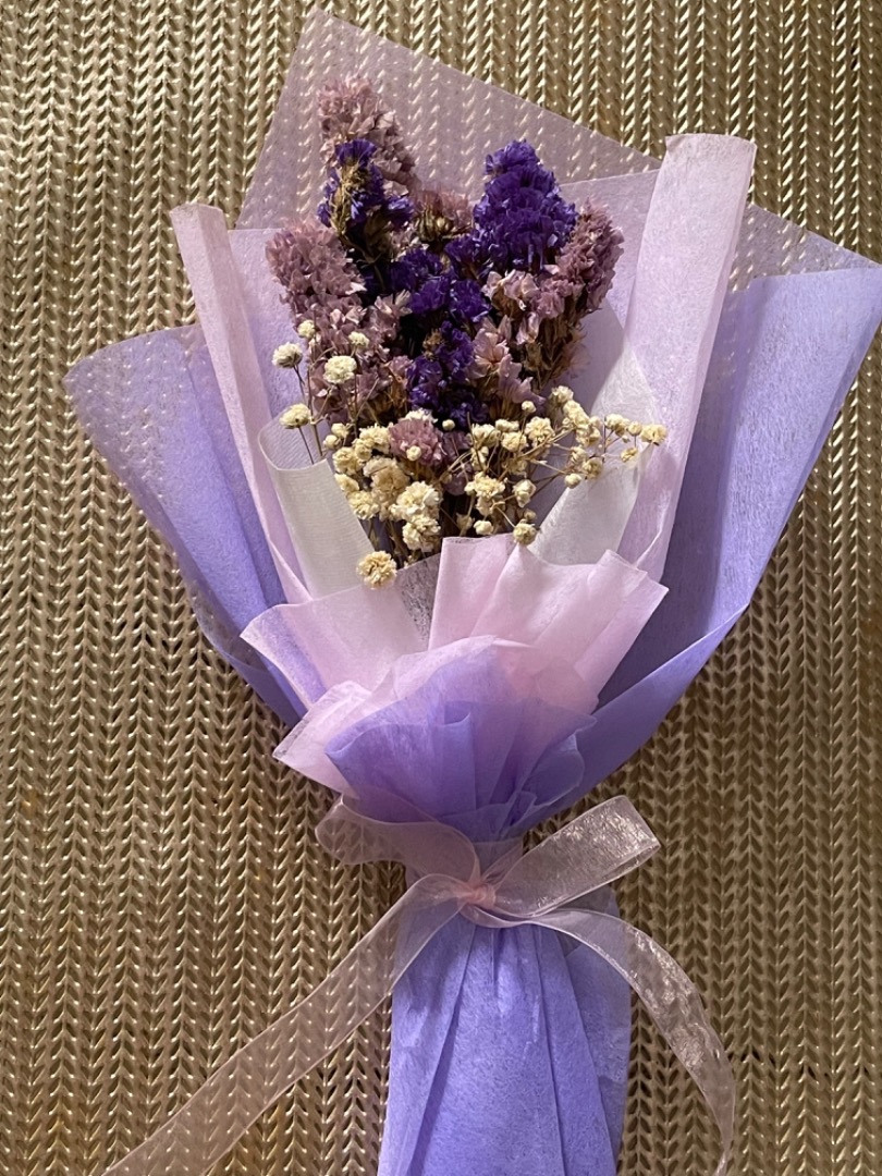 Mini flower bouquet, Hobbies & Toys, Stationery & Craft, Flowers ...