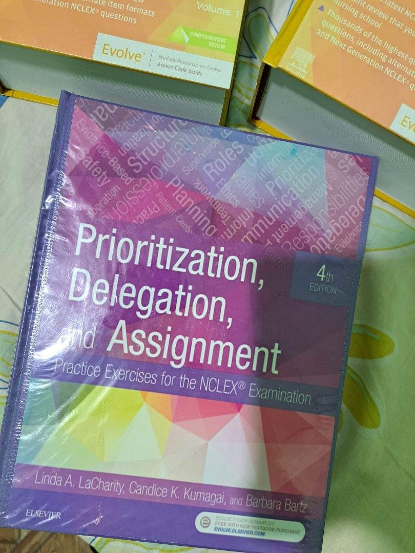 NCLEX RN Reviewer Set, Hobbies & Toys, Books & Magazines, Assessment ...