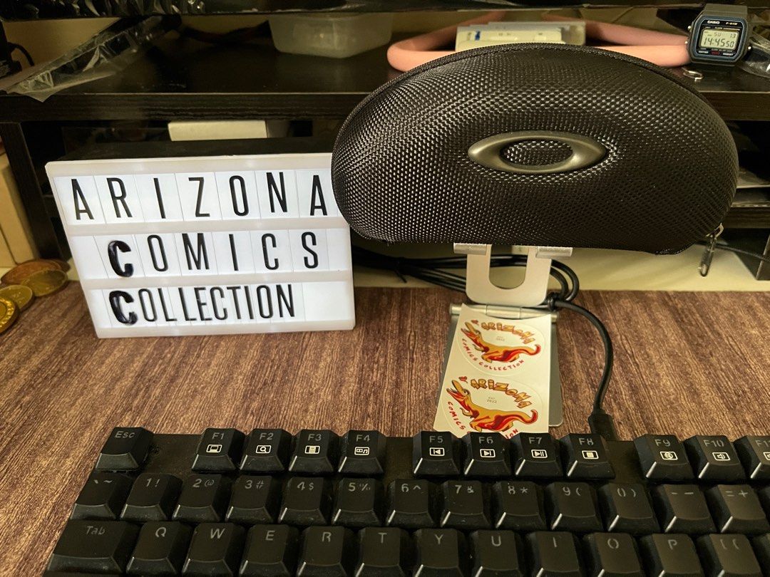 Oakley box black, Everything Else on Carousell