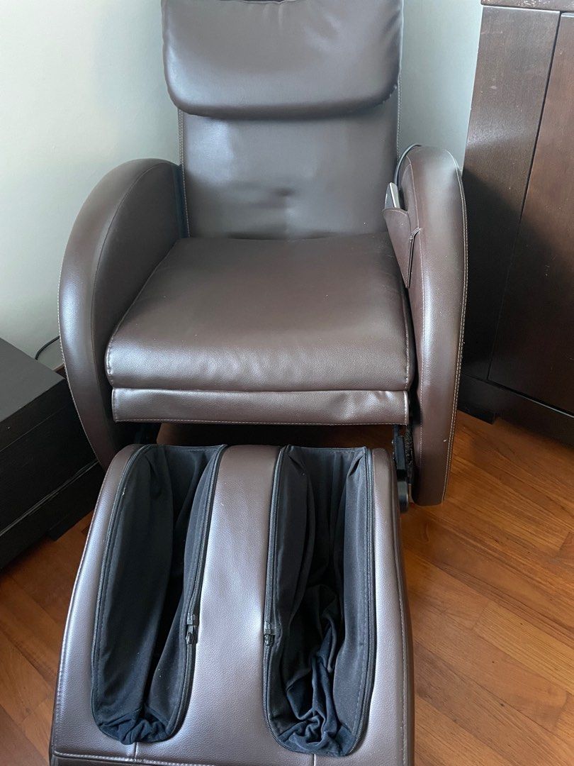 OSIM Massage Chair - back and foot massage, Furniture & Home Living ...