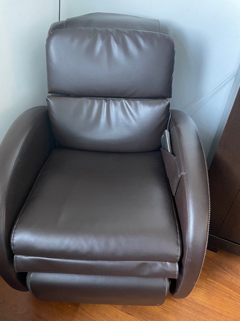 OSIM Massage Chair - back and foot massage, Furniture & Home Living ...