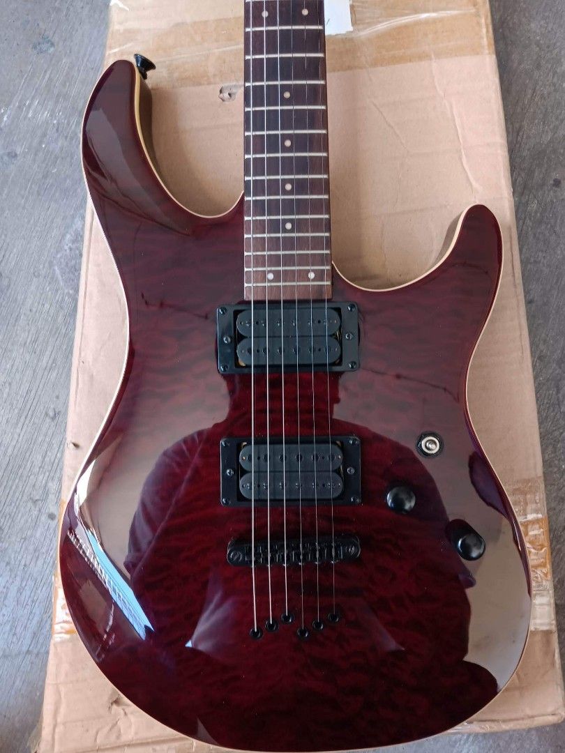 Peavey predator plus electric guitar Red shine, Hobbies & Toys, Music ...