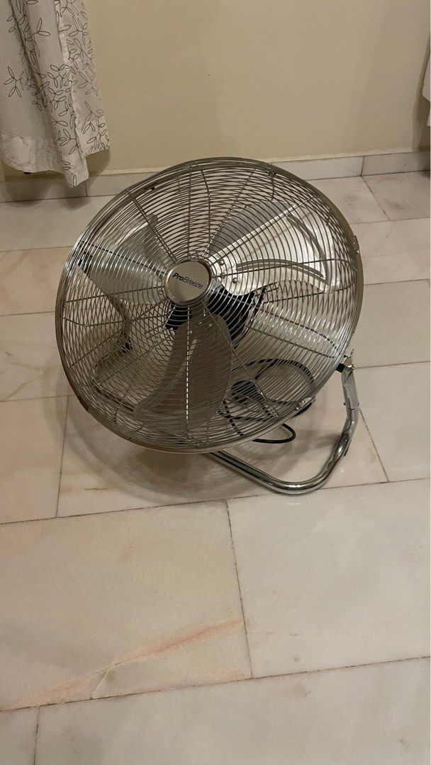 Probreeze adjustable gym floor fan 20 inch, Furniture & Home Living ...