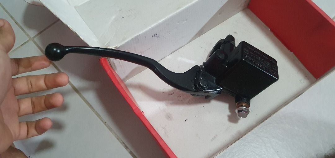 R15 v3 clutch lever and brake master cylinder, Motorcycles, Motorcycle ...