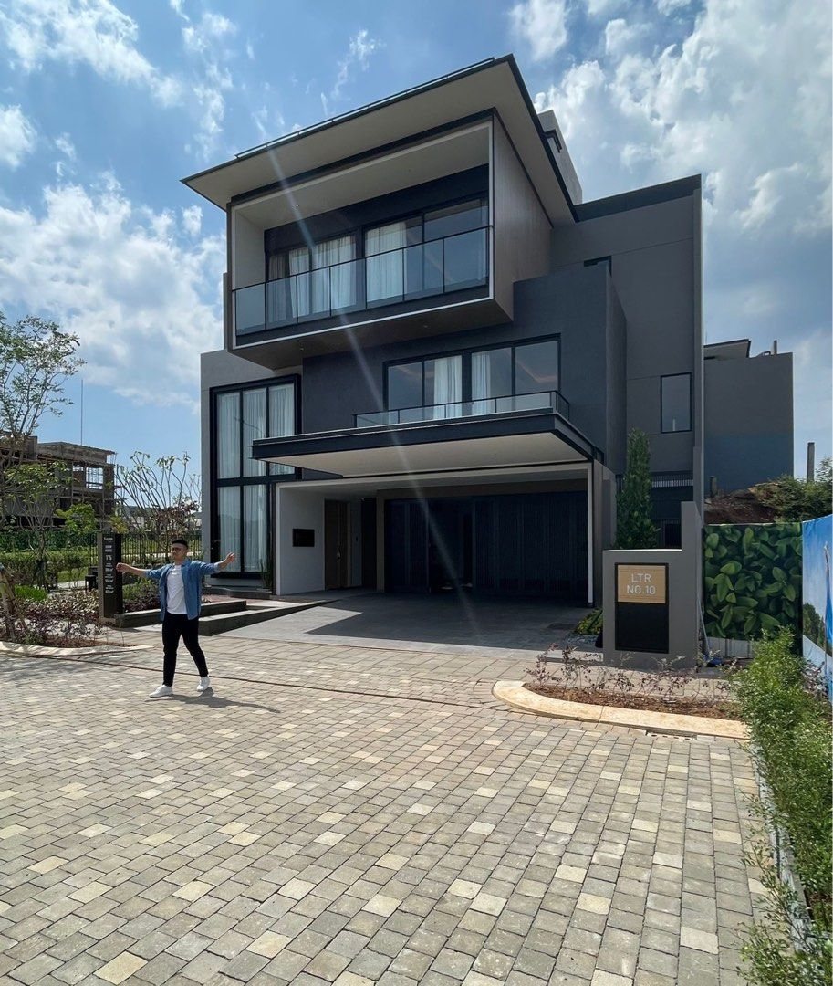 Rumah Limited Edition Layton Navapark BSD, Properti, Dijual di Carousell