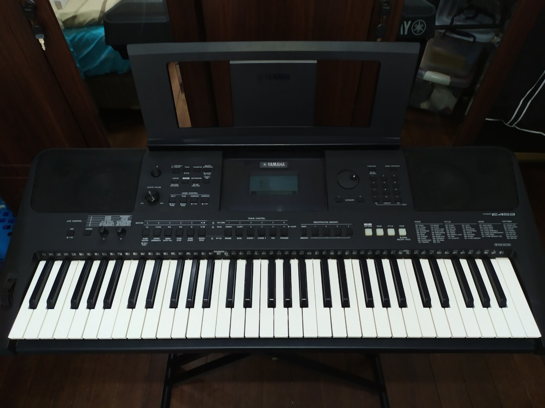 SALE! YAMAHA PSR E453 with freebies! on Carousell