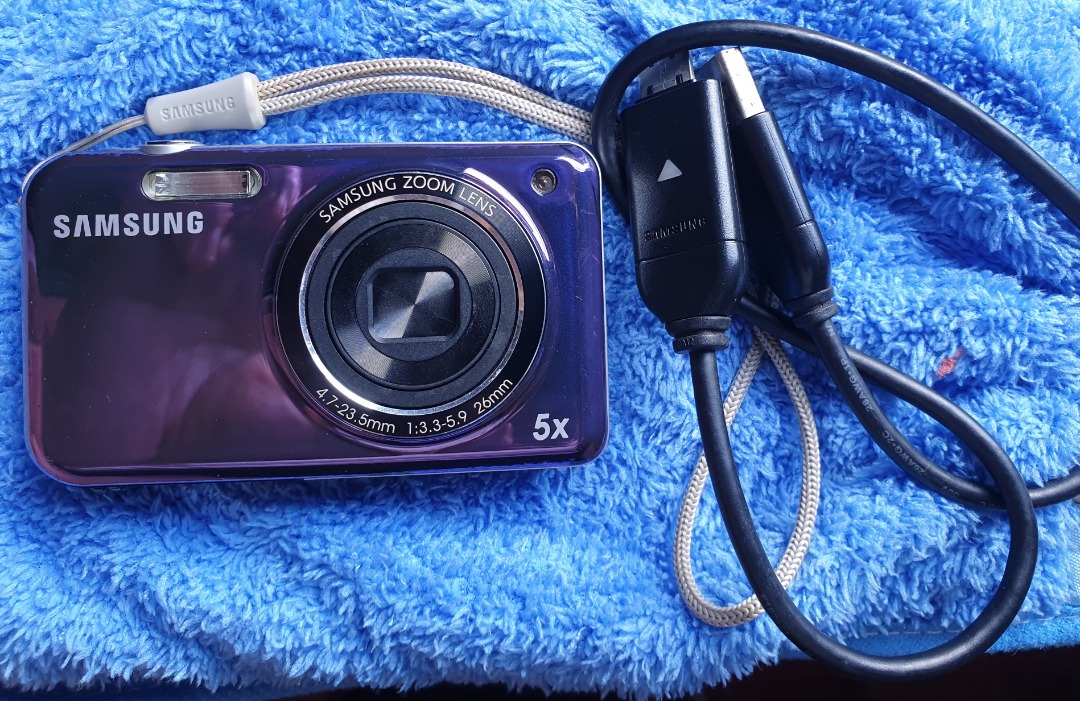 Samsung PL120 14.2 Megapixels | Digital Camera | Dual Screen LCD ...