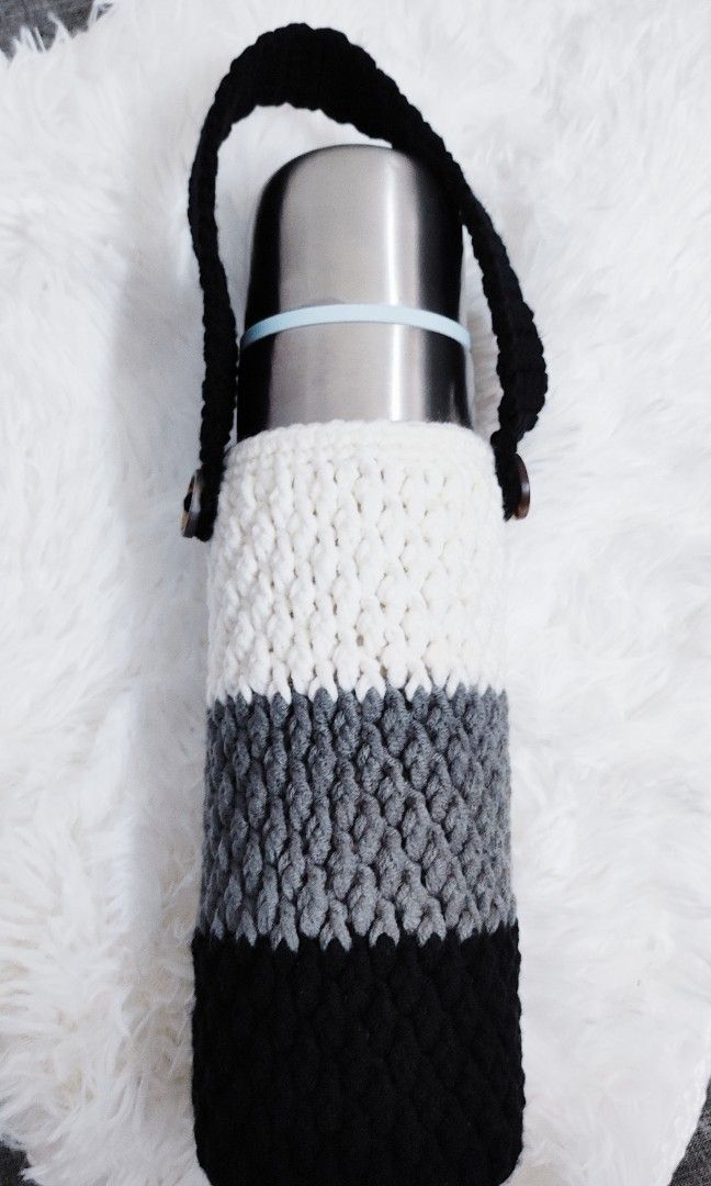 Sarung botol crochet, Luxury, Bags & Wallets on Carousell