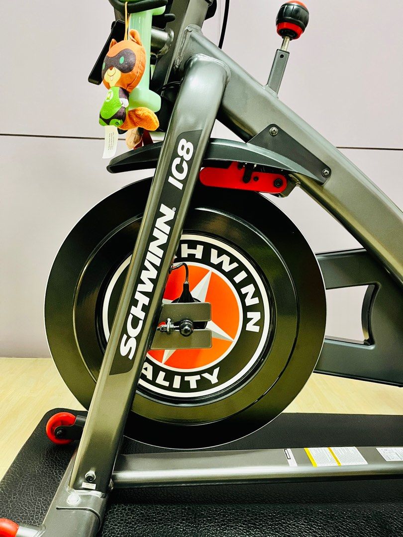 Schwinn IC8 Spin Bike, Sports Equipment, Exercise & Fitness, Cardio ...