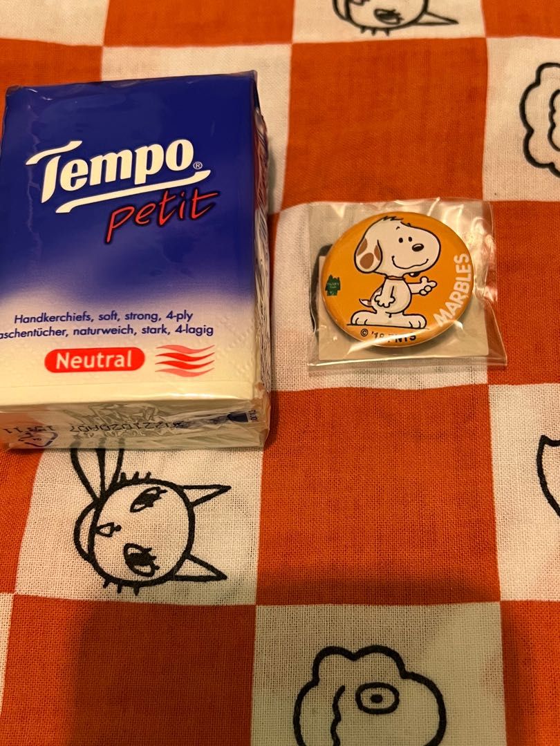 Snoopy marbles pin, 興趣及遊戲, 收藏品及紀念品, 古董收藏 - Carousell