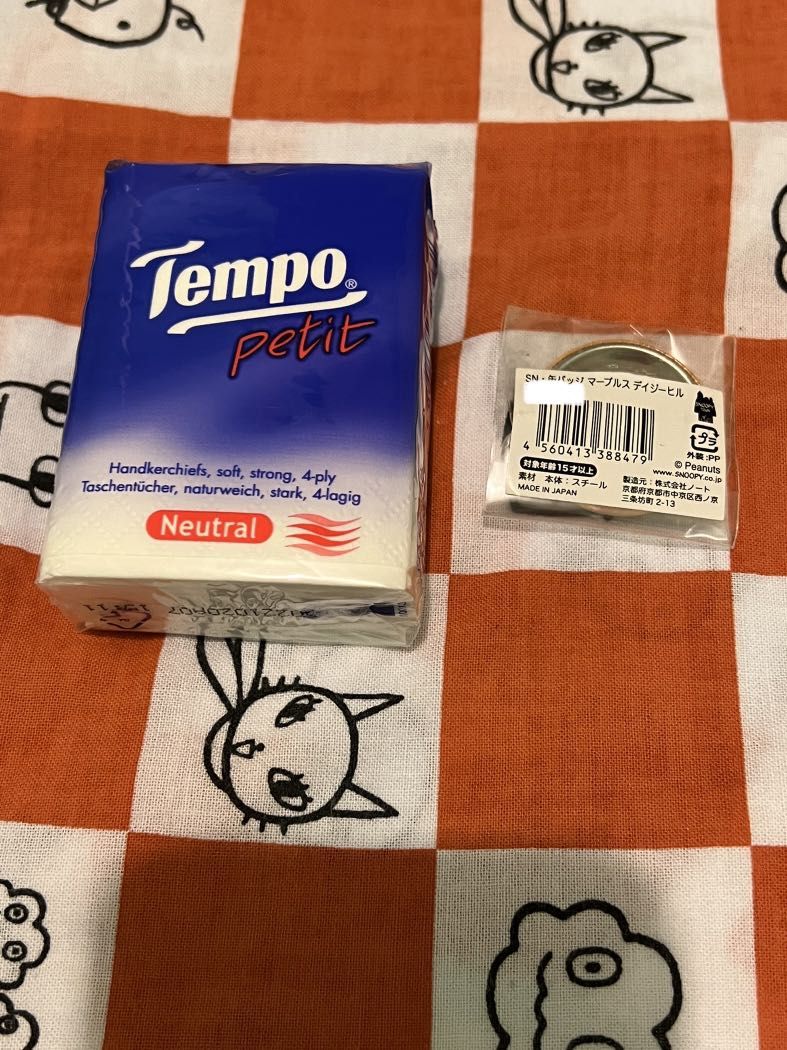 Snoopy marbles pin, 興趣及遊戲, 收藏品及紀念品, 古董收藏 - Carousell