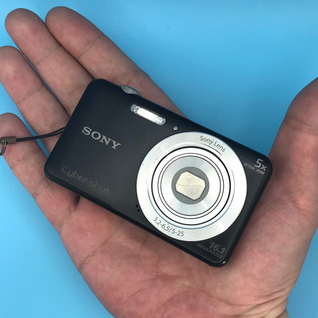 Sony Cybershot Camera - 16.1 megapixel, Photography, Cameras on Carousell