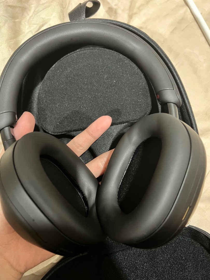 SONY Xm5, Audio, Headphones & Headsets on Carousell