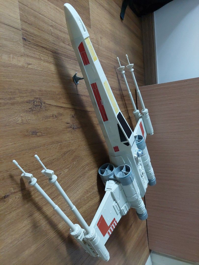 star wars plastic model resistance x-wing star fighter, Hobbies & Toys ...