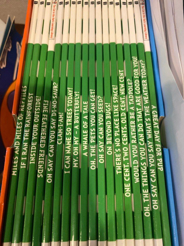 The Cat in the Hat Dr Seuss, 興趣及遊戲, 書本 & 文具, 小說及非小說 - Carousell