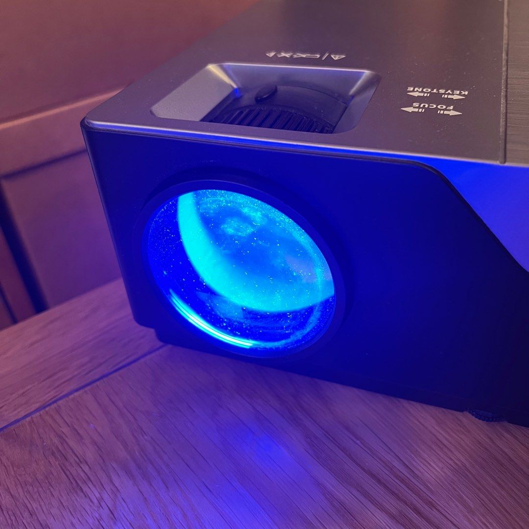 Vankyo Performance V600, 家庭電器, 電視 & 其他娛樂, 投影機 - Carousell